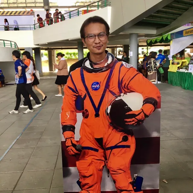 komkit (คมกริษณ์ ศรีพันธ์) · Flux